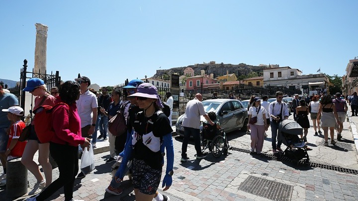 Λοκομοτίβα της ελληνικής οικονομίας ο τουρισμός - Mononews.gr
