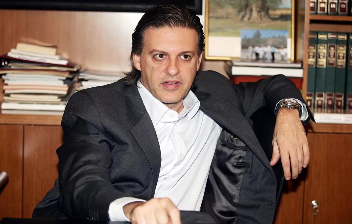 Γιώργος Νίκας: Σε πλειστηριασμό μεζονέτα στην Τήνο - Mononews.gr