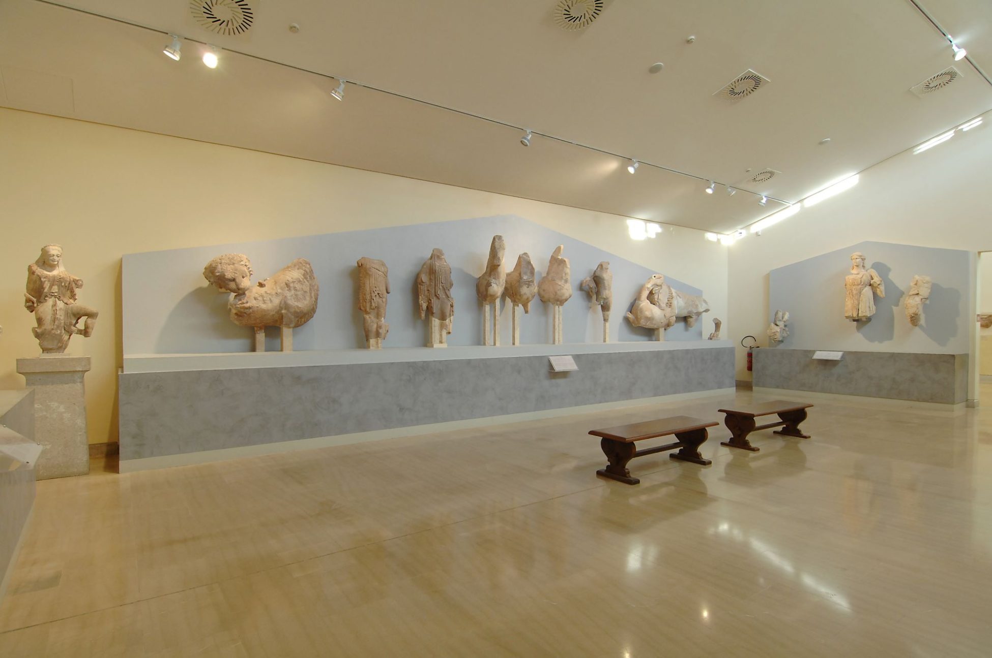 Τι να δω στο Αρχαιολογικό Μουσείο Δελφών – Γράφει η αρχαιολόγος ...