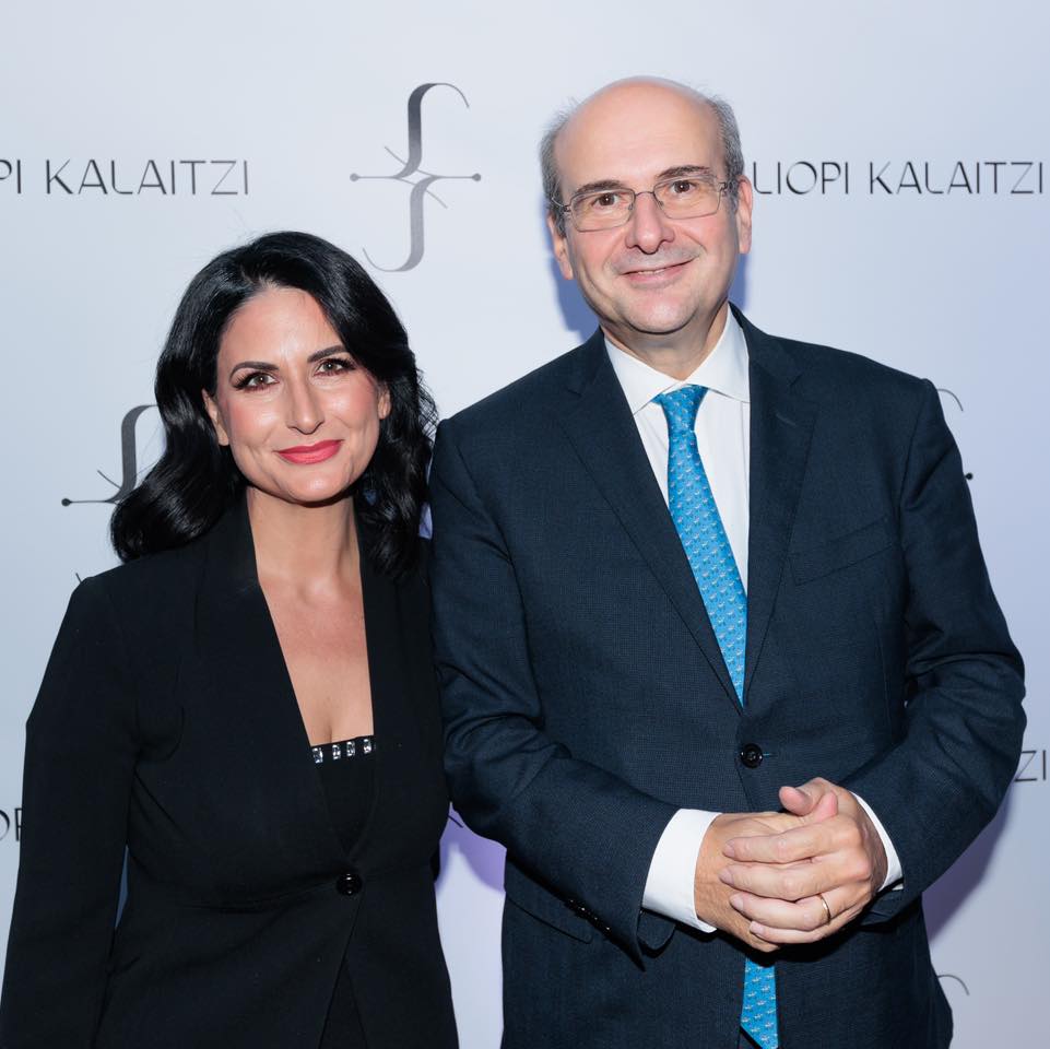 Κοσμοσυρροή στα εγκαίνια του εξειδικευμένου ιατρείου της Πόπης Καλαϊτζή ...