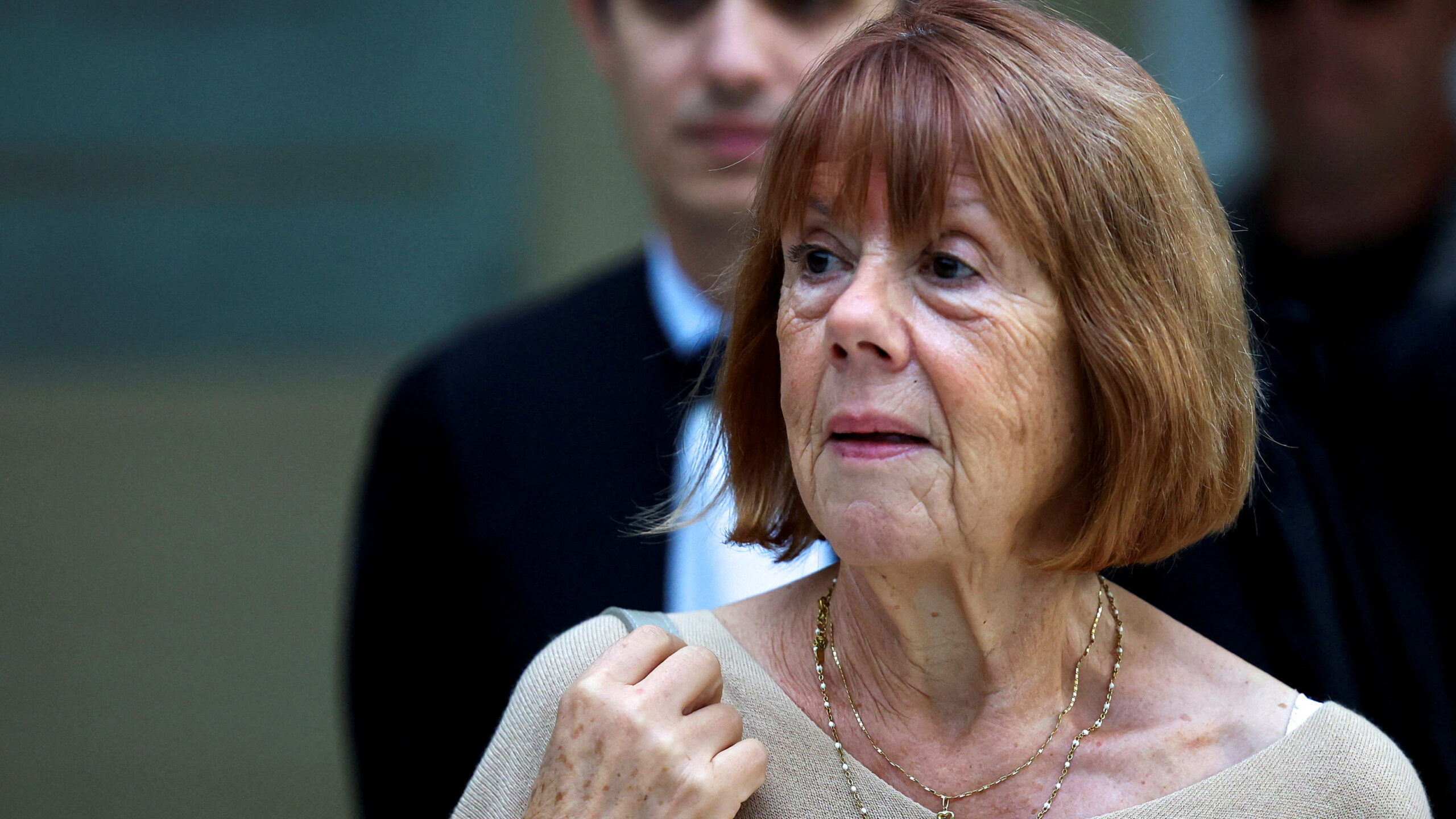 Ζιζέλ Πελικό: Η κόρη της μήνυσε τον πατέρα της ισχυριζόμενη ότι νάρκωνε και βίαζε και εκείνη ...