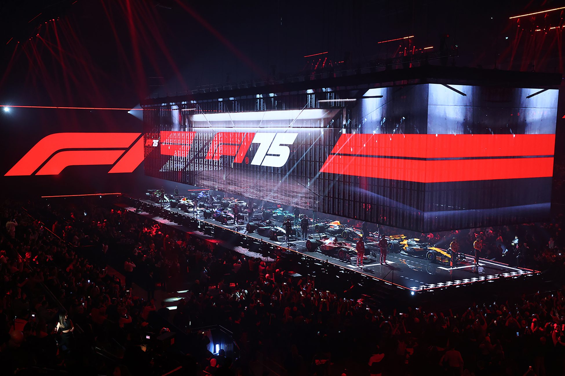 F1 75: Λαμπερή παρουσίαση στην Ο2 Arena - Mononews.gr