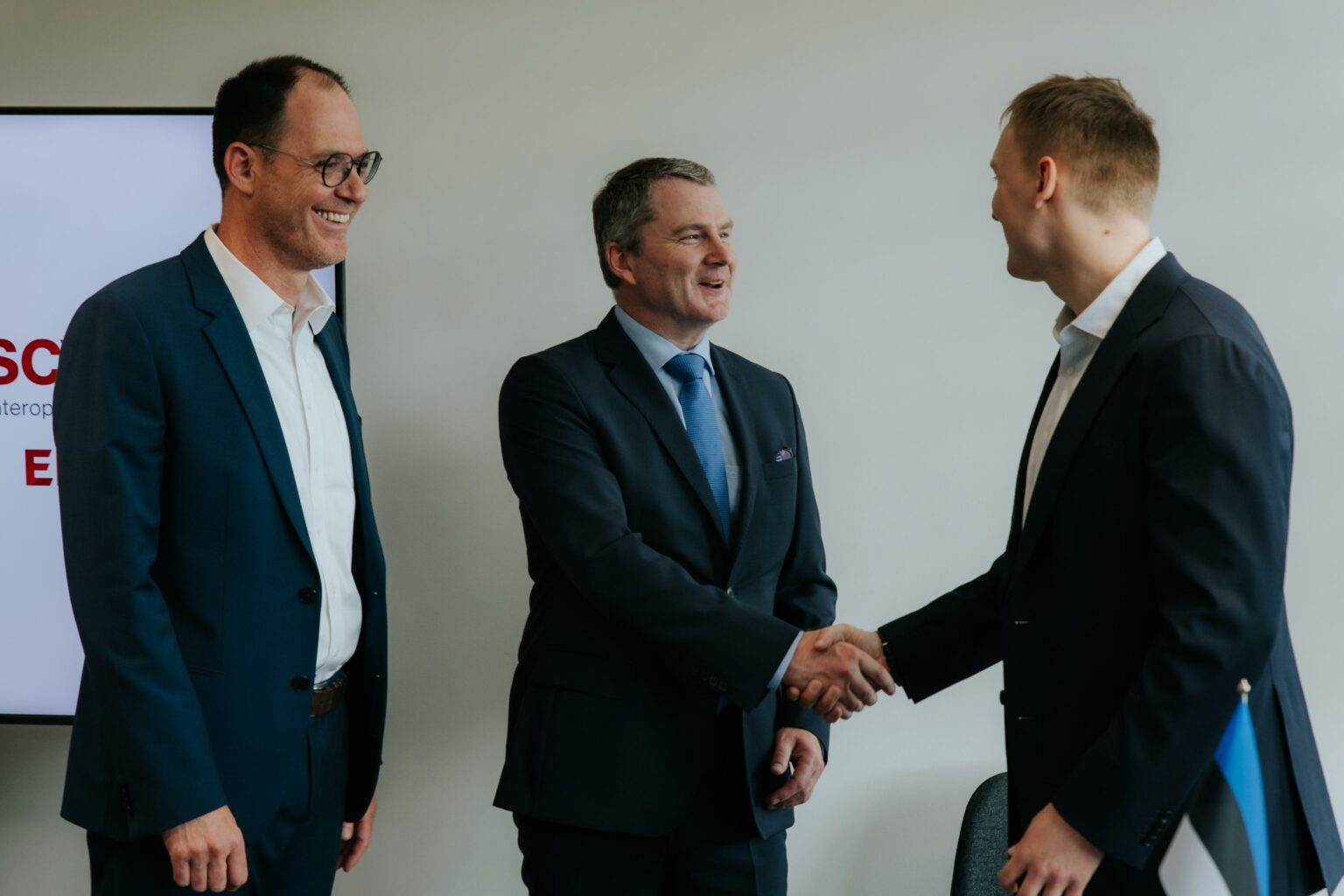 Στρατηγική Συμμαχία EFA GROUP με τη Wayren: Ενώνουν δυνάμεις για την ανάπτυξη νέας γενιάς ...