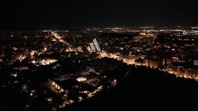 Adidas για show με drones: Δεν χρησιμοποιήσαμε καμία εικόνα της Ακρόπολης για διαφημιστικούς ...