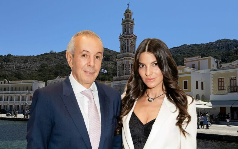 Γιάννης και Δήμητρα Κούστα: Η βάφτιση του John Junior Coustas στη Σύμη - Mononews.gr