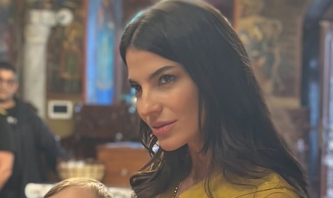 Δήμητρα Κούστα: Αυτό είναι το φόρεμα που φόρεσε στη βάφτιση του JJ ...