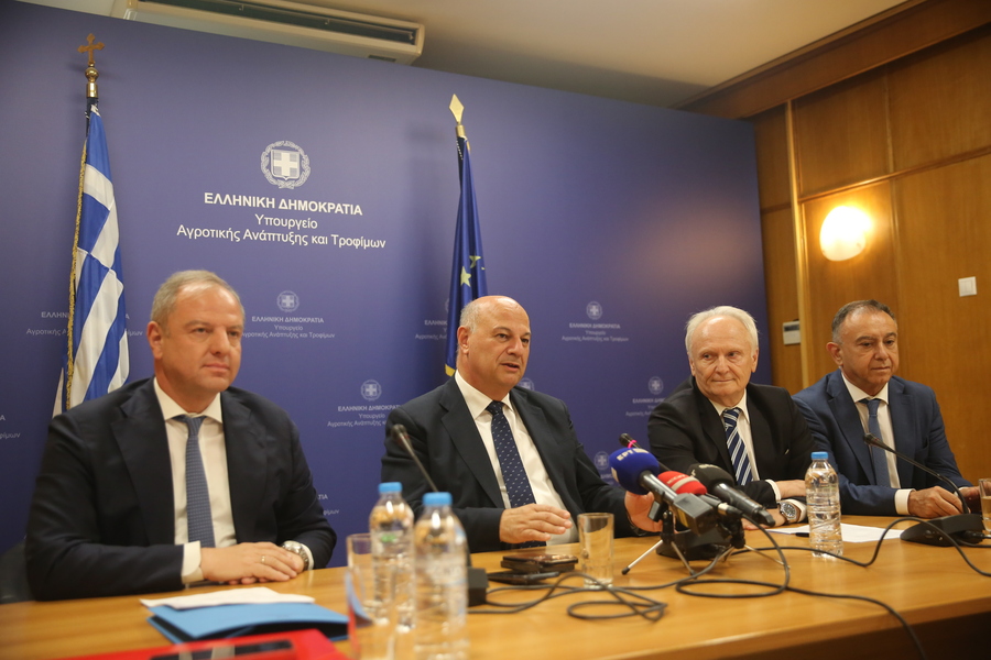 Τσιάρας στην τελετή παράδοσης παραλαβής: Εντολή του πρωθυπουργού να ...