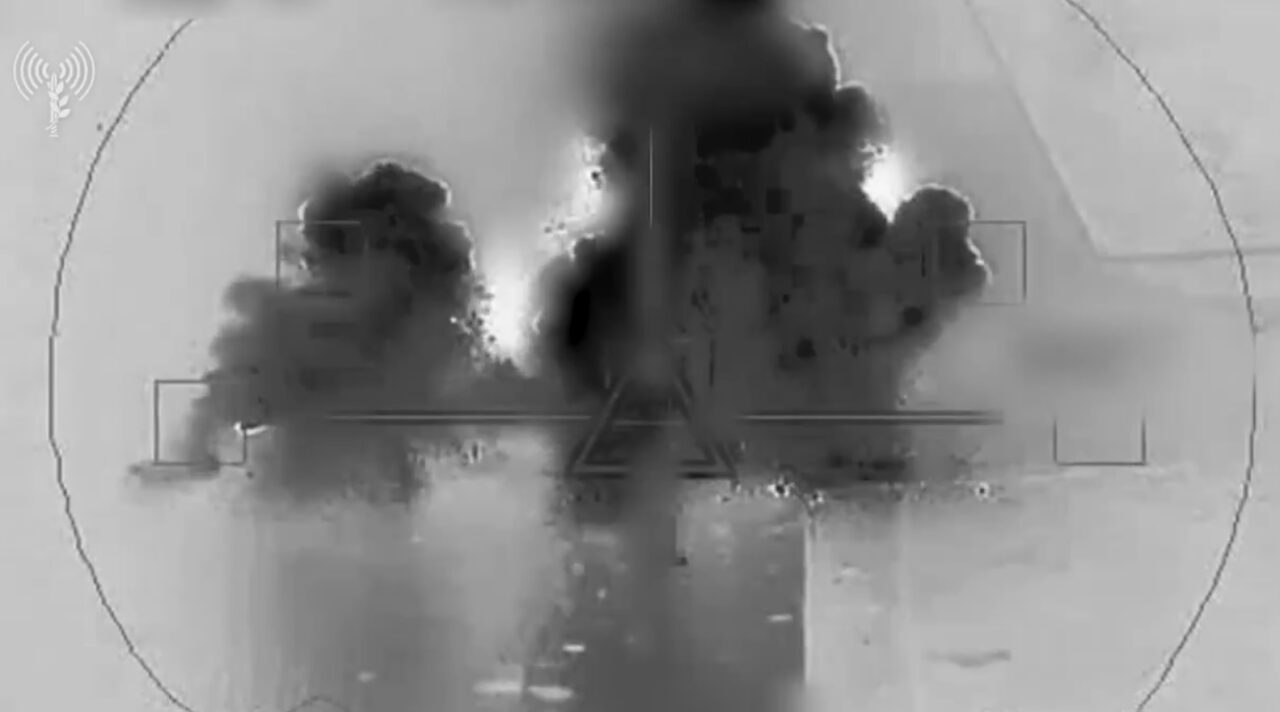 Ισραήλ: Βομβάρδισε το πλοίο Galaxy Leader που είχαν κατασχέσει οι Χούθι ...