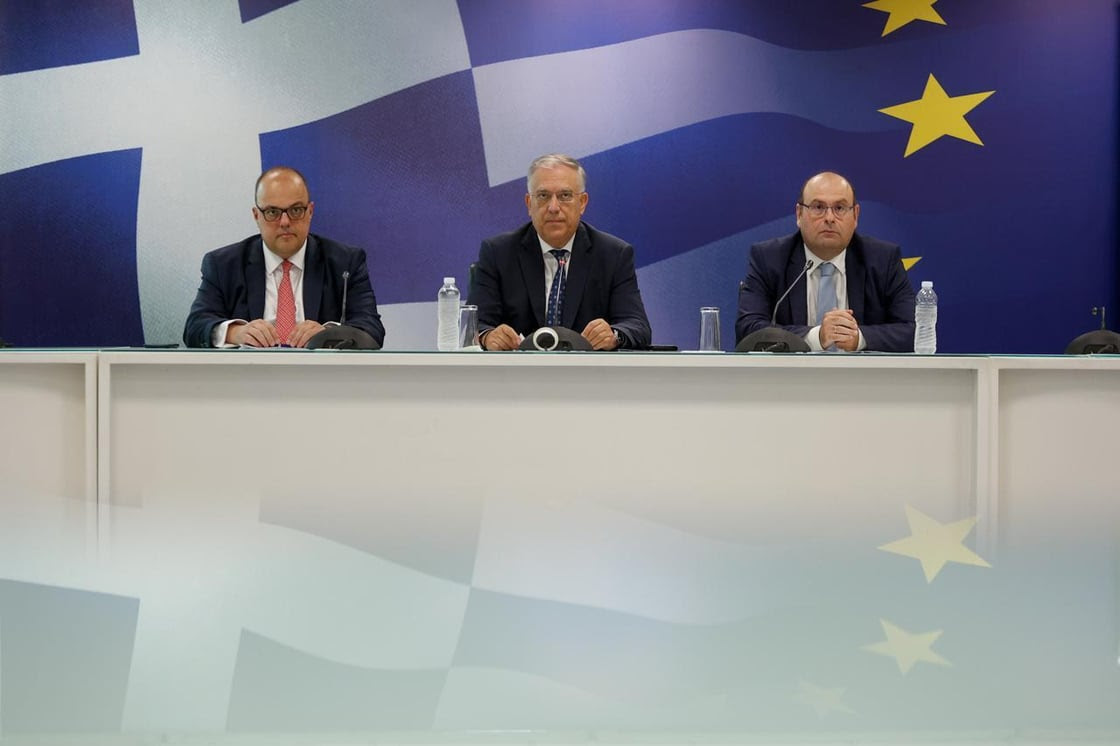 Υπ. Ανάπτυξης και HETiA ιδρύουν το Ελληνικό Κέντρο Ικανοτήτων Ημιαγωγών ...