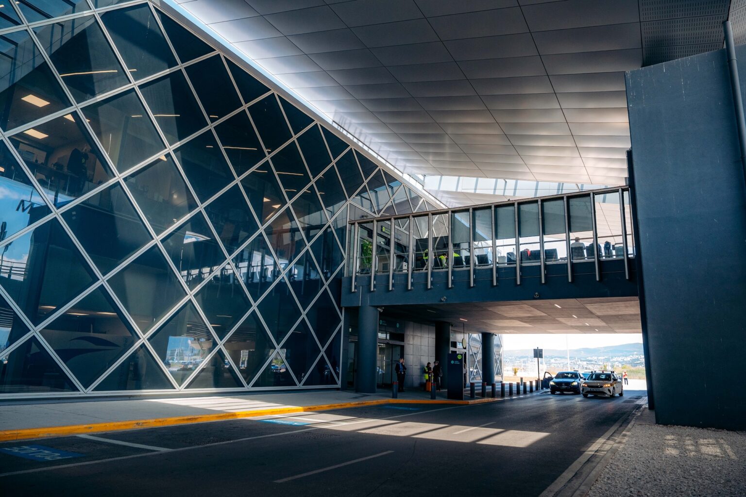 Fraport Greece: Ρεκόρ επιβατικής κίνησης το δεκάμηνο του 2025 - Νέες ...