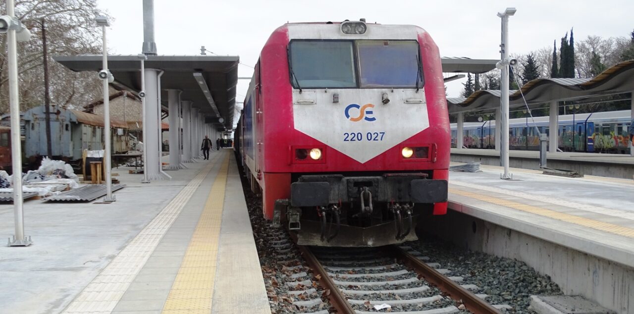 Hellenic Train: Με λεωφορεία οι επιβάτες σε 4 γραμμές λόγω πυρκαγιάς ...