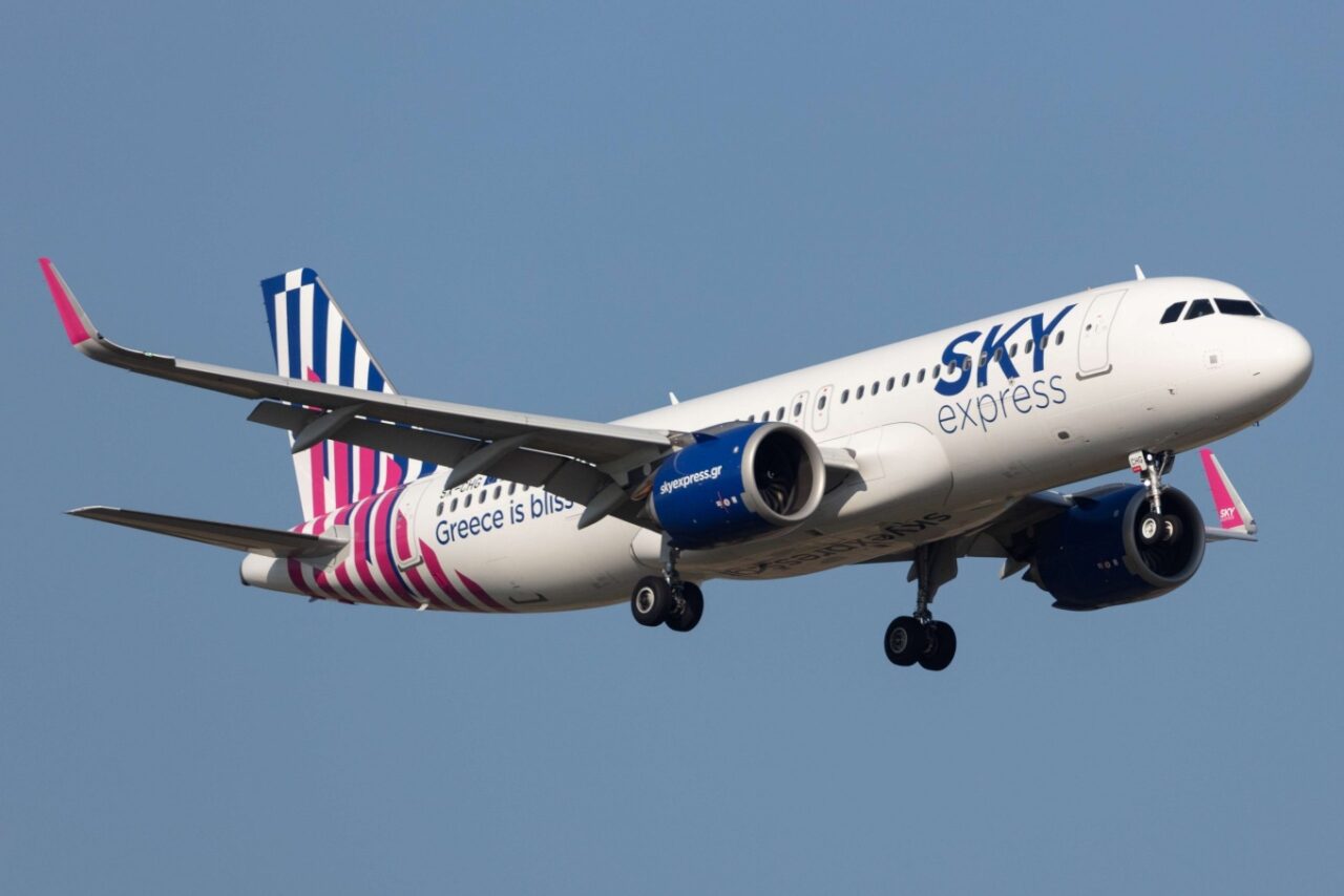 SKY express: Προχωρά σε ακύρωση πτήσεων προς και από το Τελ Αβίβ έως ...