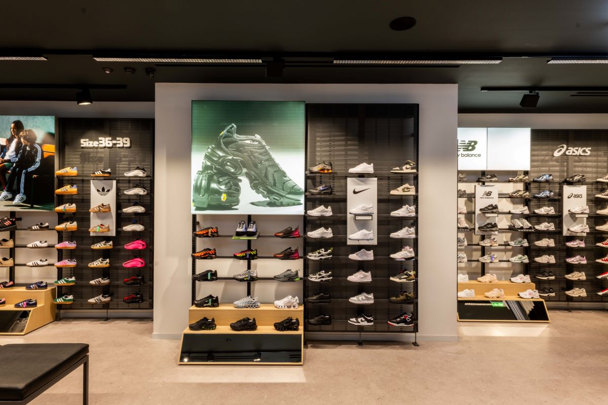 Η Foot Locker εγκαινιάζει στην Ερμού το δεύτερο κατάστημα Reimagined ...