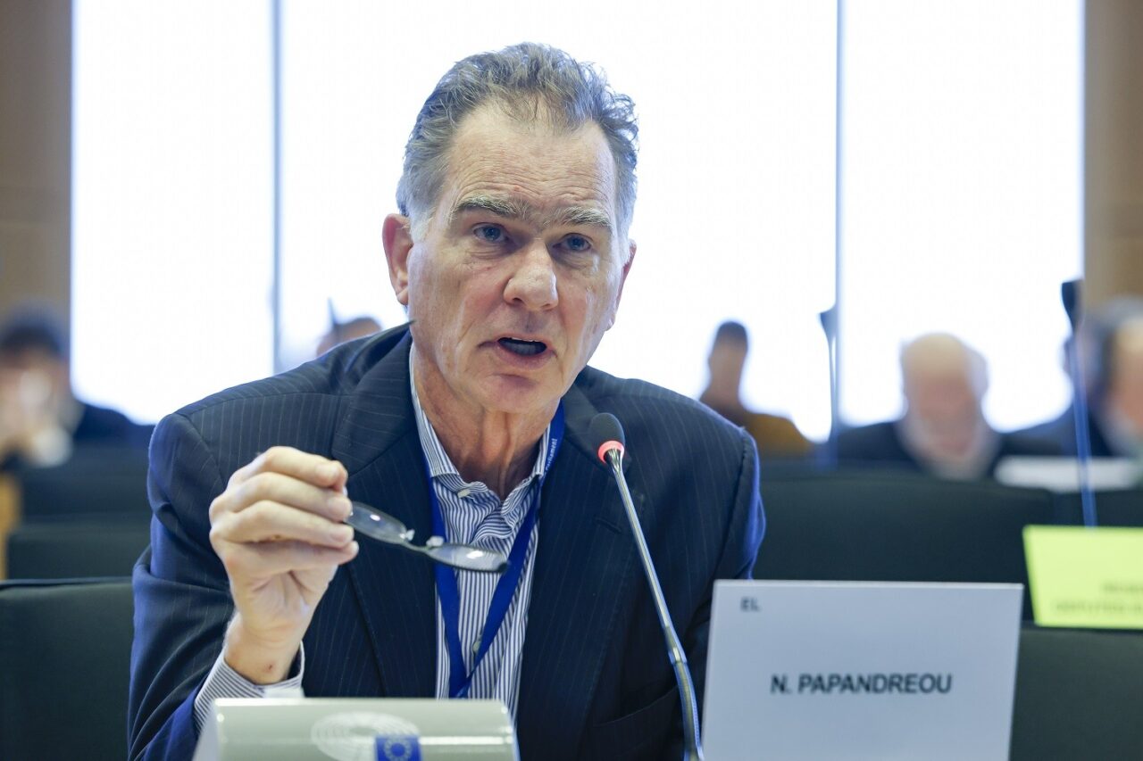 Eurobank Equities για ΑΔΜΗΕ: Νέα τιμή στόχος στα €4,40 με φόντο το ...